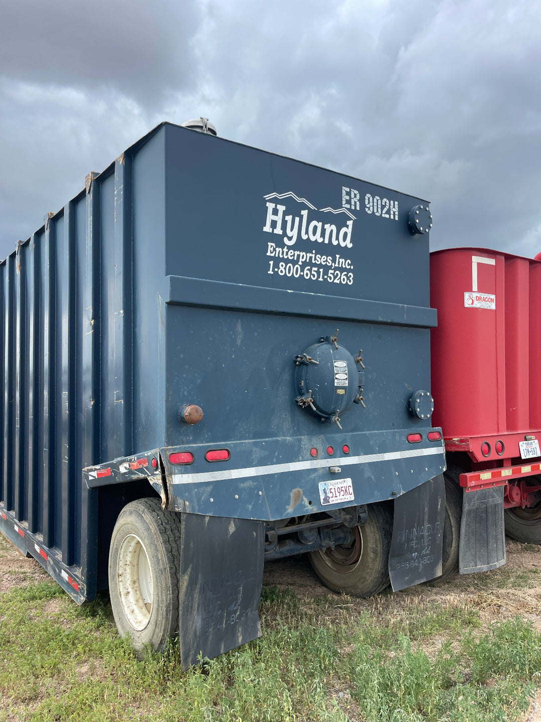 ER Manufacturing Side Stair Frac Tank (ER902H) – FracTanks.com